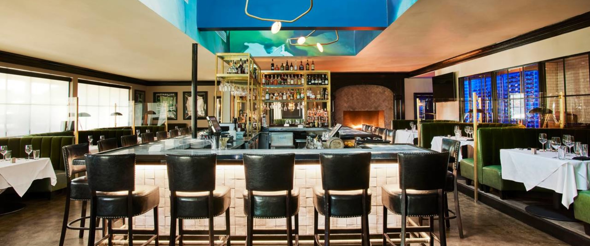 The Ultimate Guide to Dress Code for Cocktail Bars in Fort Worth, TX